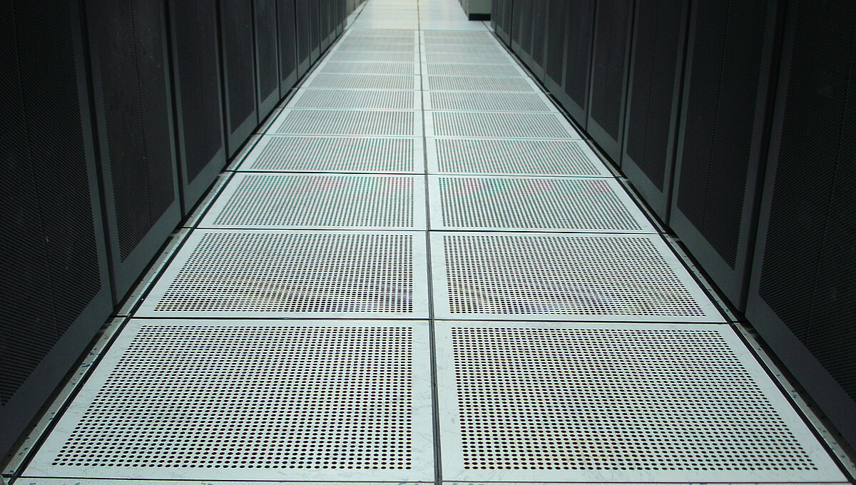 Stulz: The Raised Floor